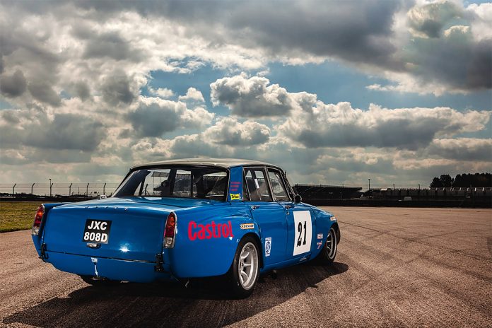 Rover P6 racing car - Drive