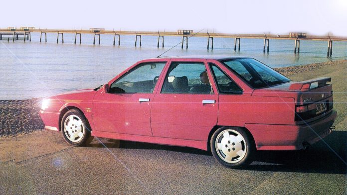 1990 Renault 21 Turbo Quadra driven - Drive