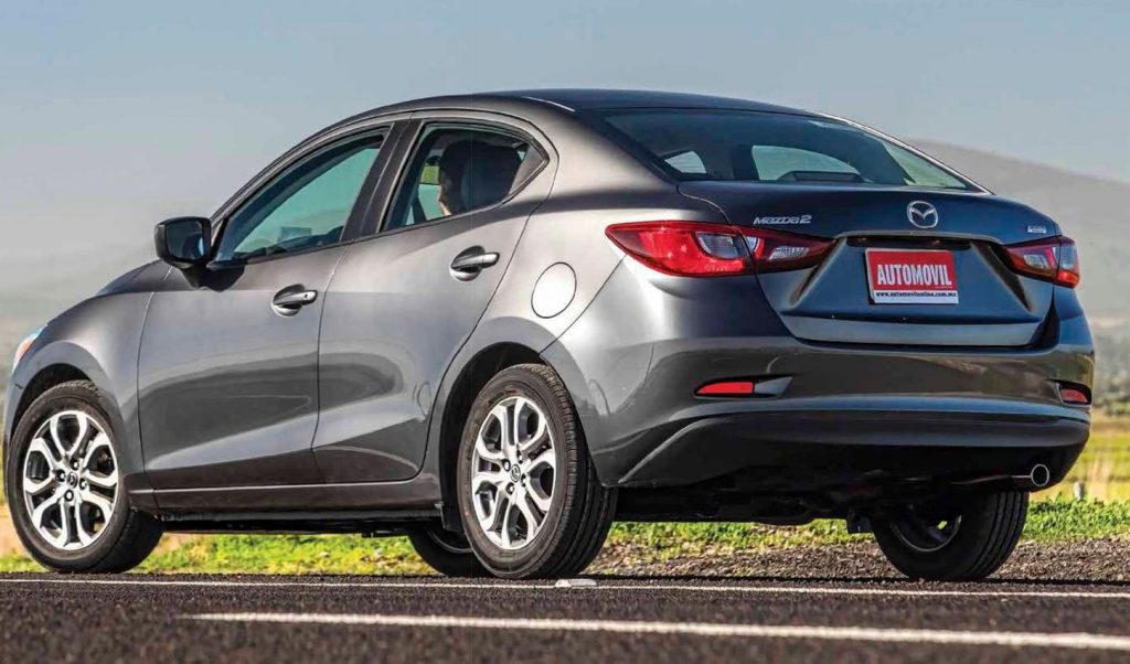 2019 Mazda 2 Sedán i Grand Touring - Drive