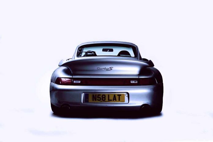 1997 Porsche 911 Carrera S 993 Turbo-look widebody - Drive